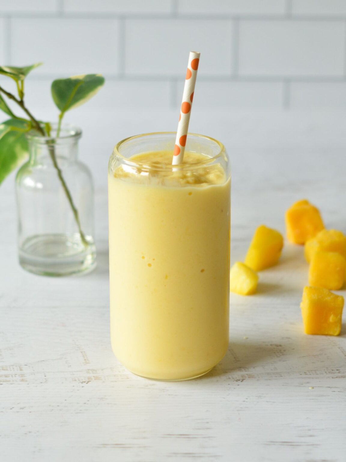 Mango Blueberry Strawberry Smoothie - Sip Sip Smoothie
