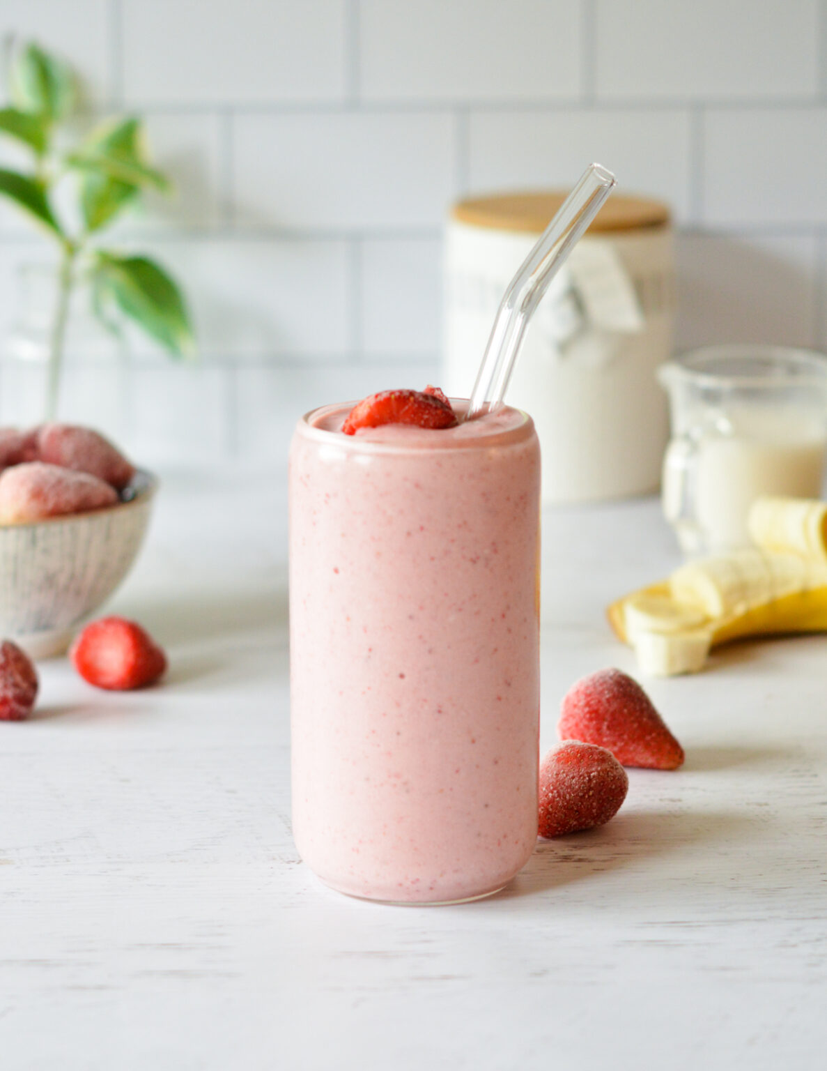 Strawberry Cottage Cheese Smoothie - Sip Sip Smoothie