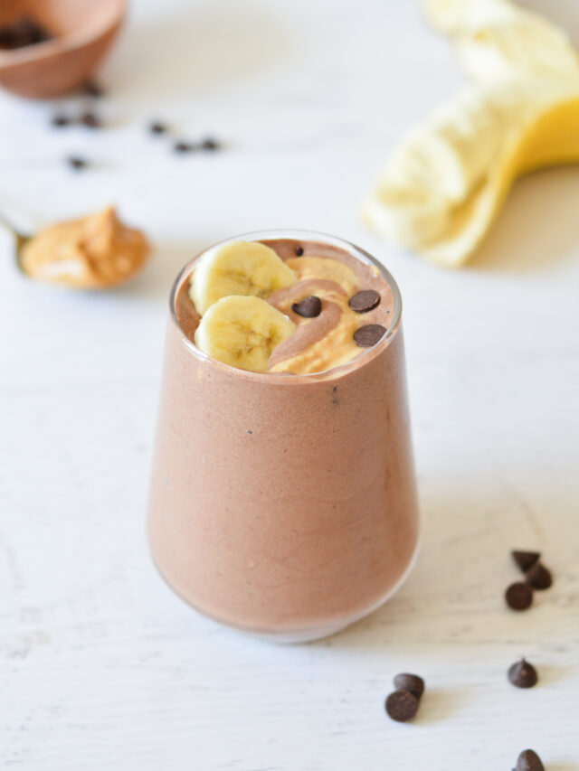 Chunky Monkey Smoothie - Sip Sip Smoothie
