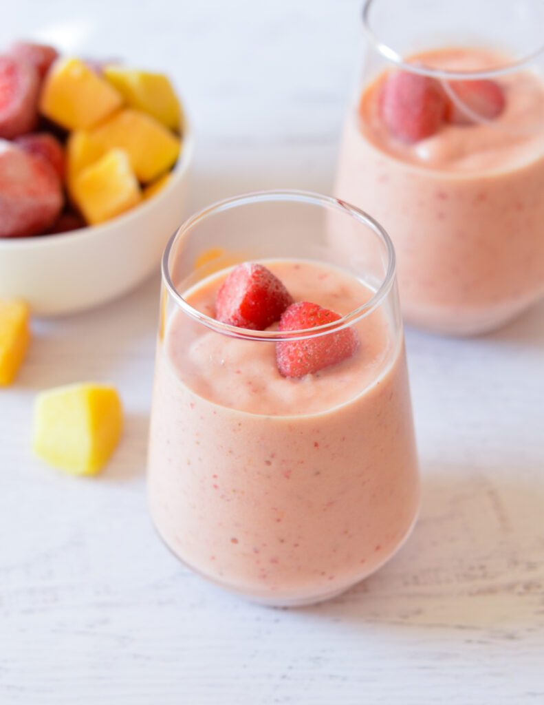 Mango Strawberry Banana Smoothie - Sip Sip Smoothie