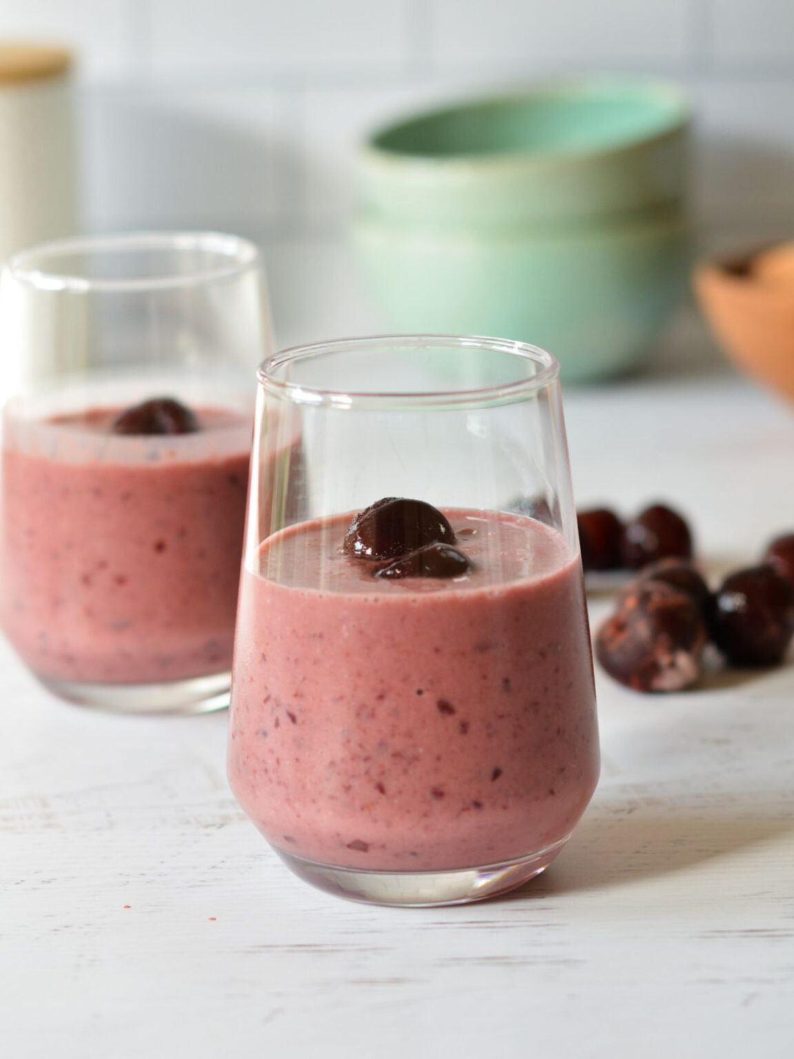 Nuts in Smoothies - The Ultimate Guide - Sip Sip Smoothie