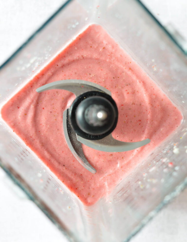 Nuts in Smoothies - The Ultimate Guide - Sip Sip Smoothie