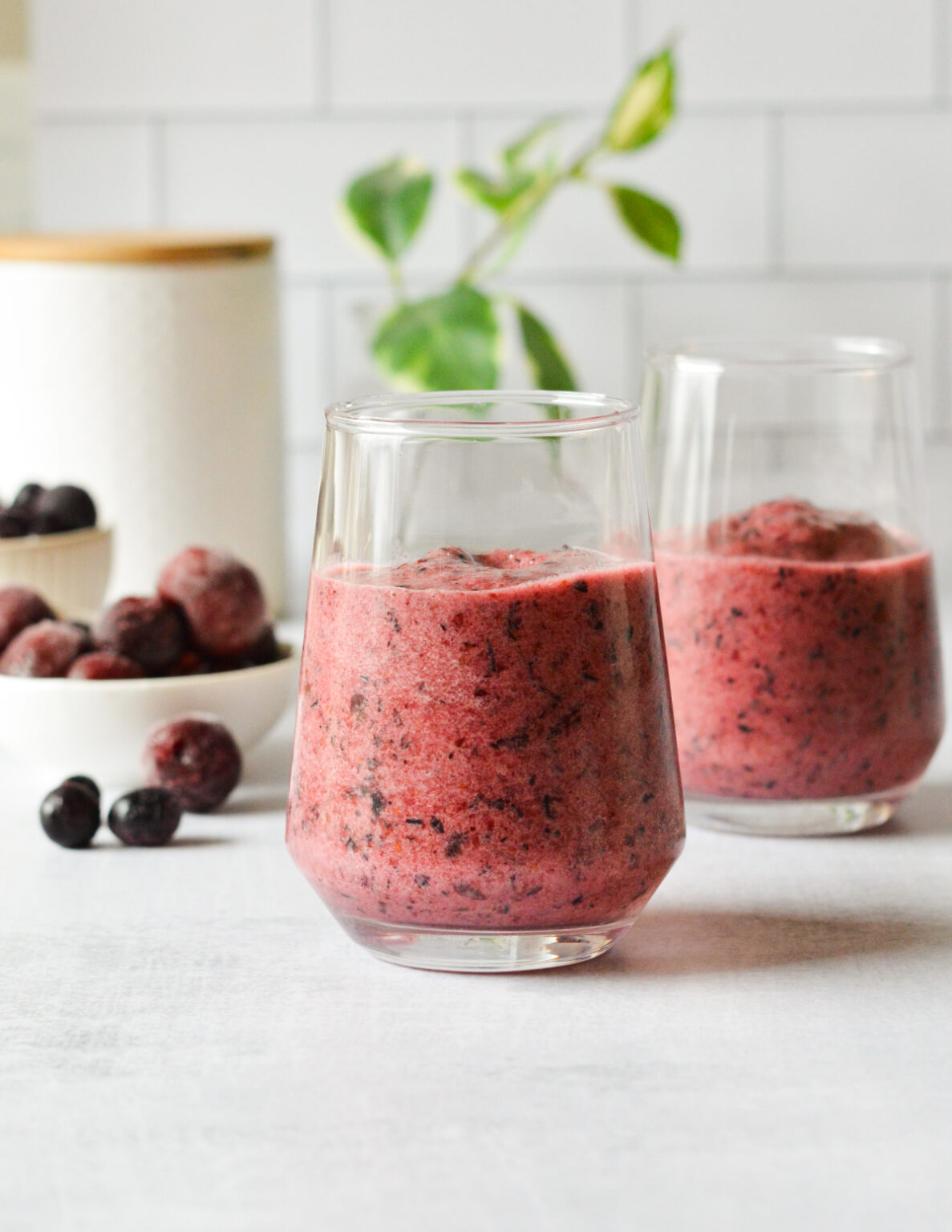 Nuts in Smoothies - The Ultimate Guide - Sip Sip Smoothie